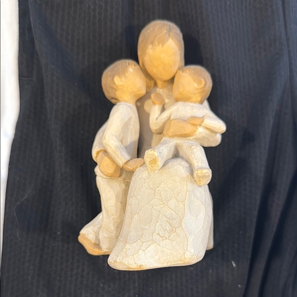Willow Tree | Art | Willow Tree Quietly Figurine Cream And Tan | Poshmark